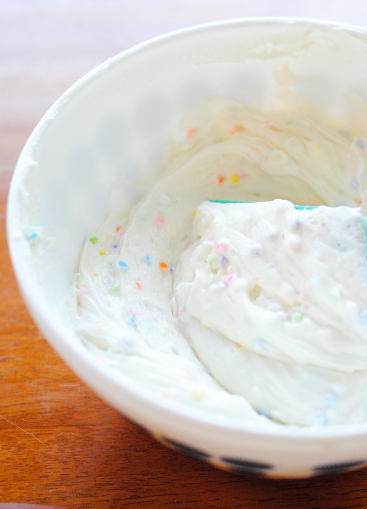 Betsy Bakes: Confetti Cake – Hottie Biscotti